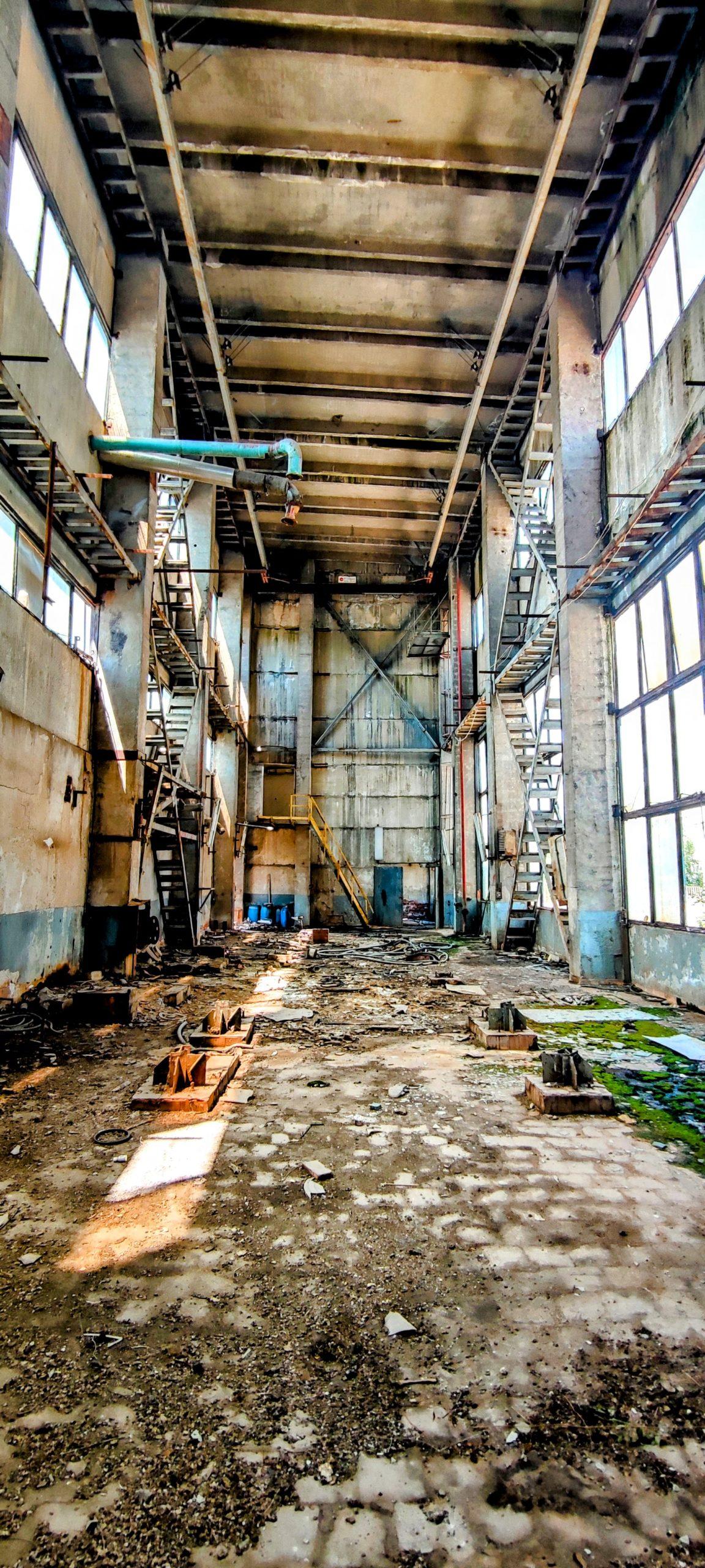 Abandoned Bulgaria: Chemical Factory - Discover.re