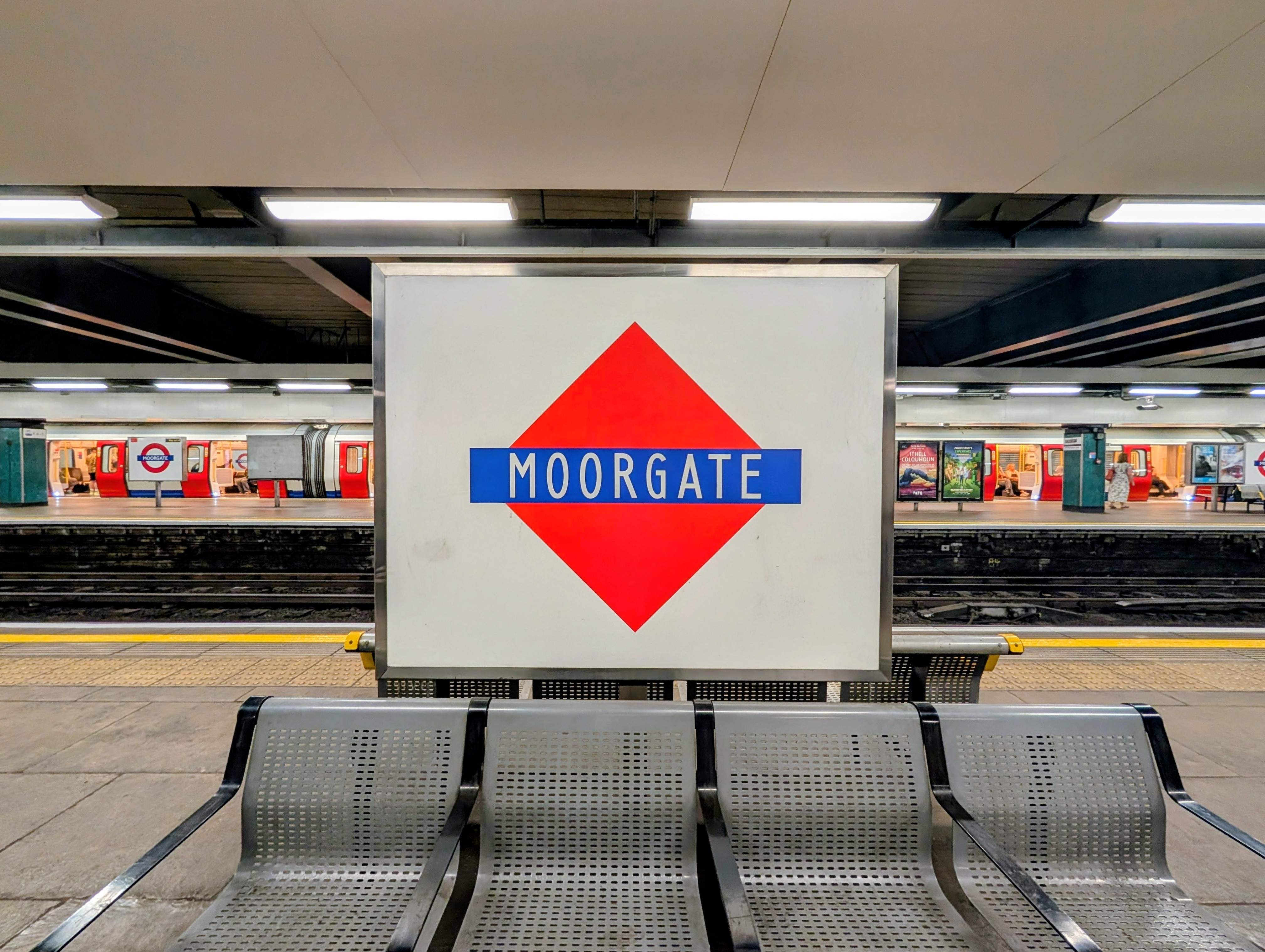 Abandoned London: Moorgate Underground Station - Discover.re